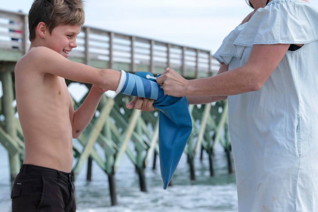How to Handle the Summer with a Child in a Cast - TWL Working Moms