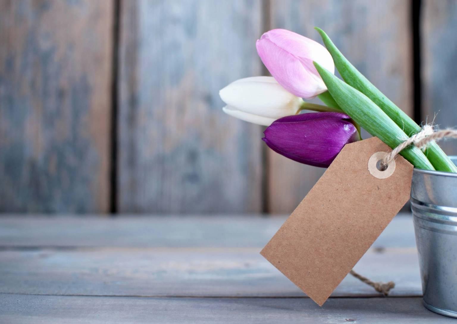 3 Quick Tips for Giving Flowers as a Gift - Teach.Workout.Love