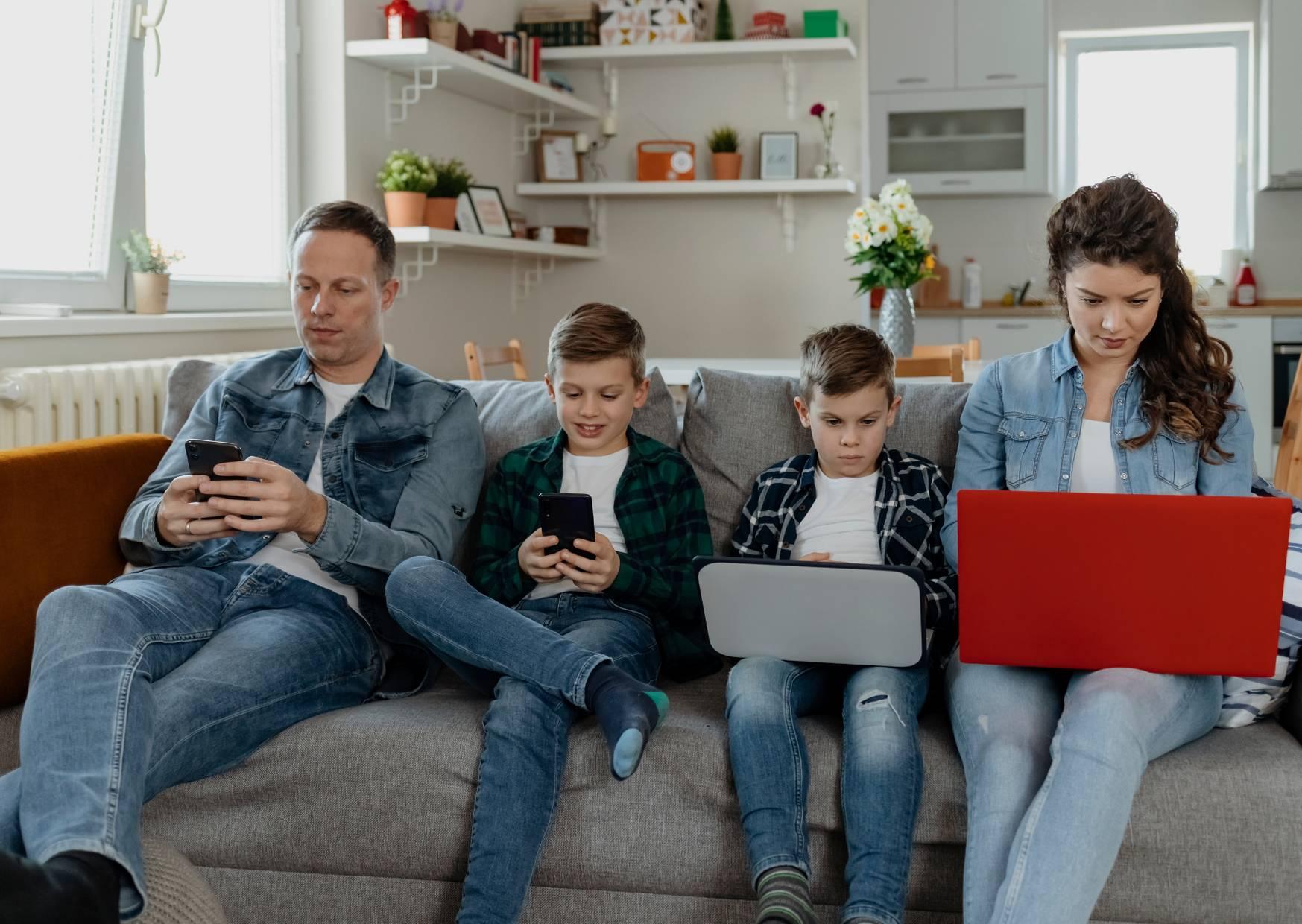 How Cell Phones Affect Family Relationships & How To Fix It | TWL