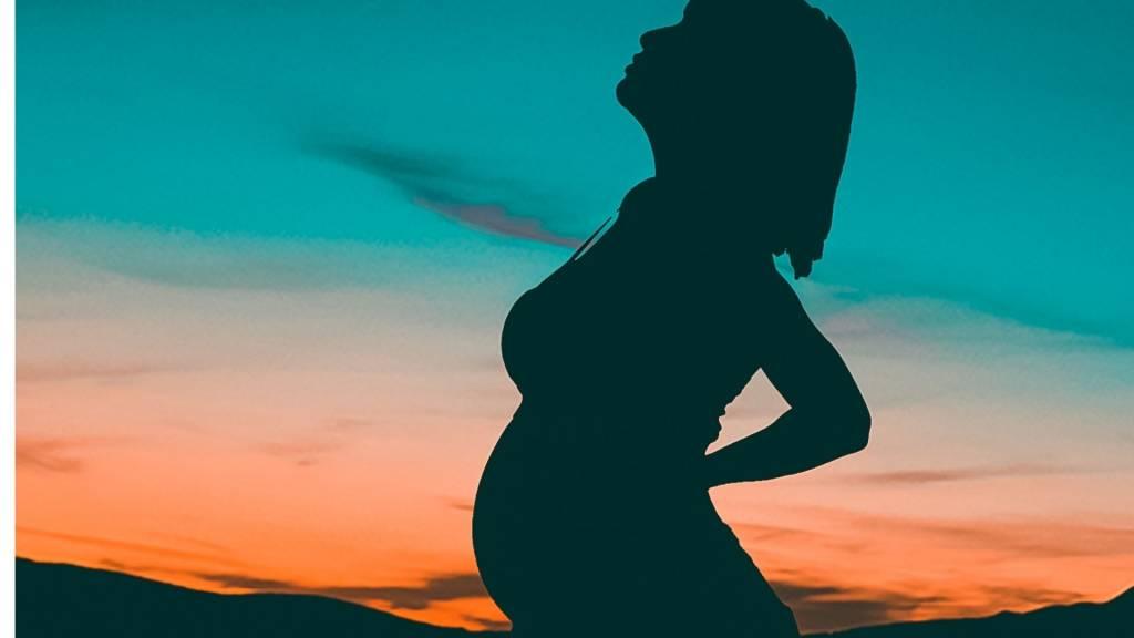 Walking During Pregnancy: Benefits, Tips and Precautions