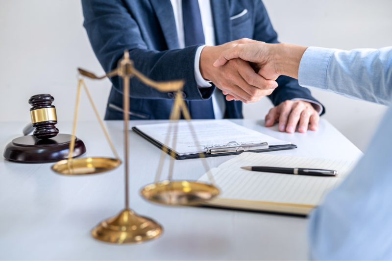 6 Tips on Finding a Good Lawyer and Winning Your Lawsuit | TWL